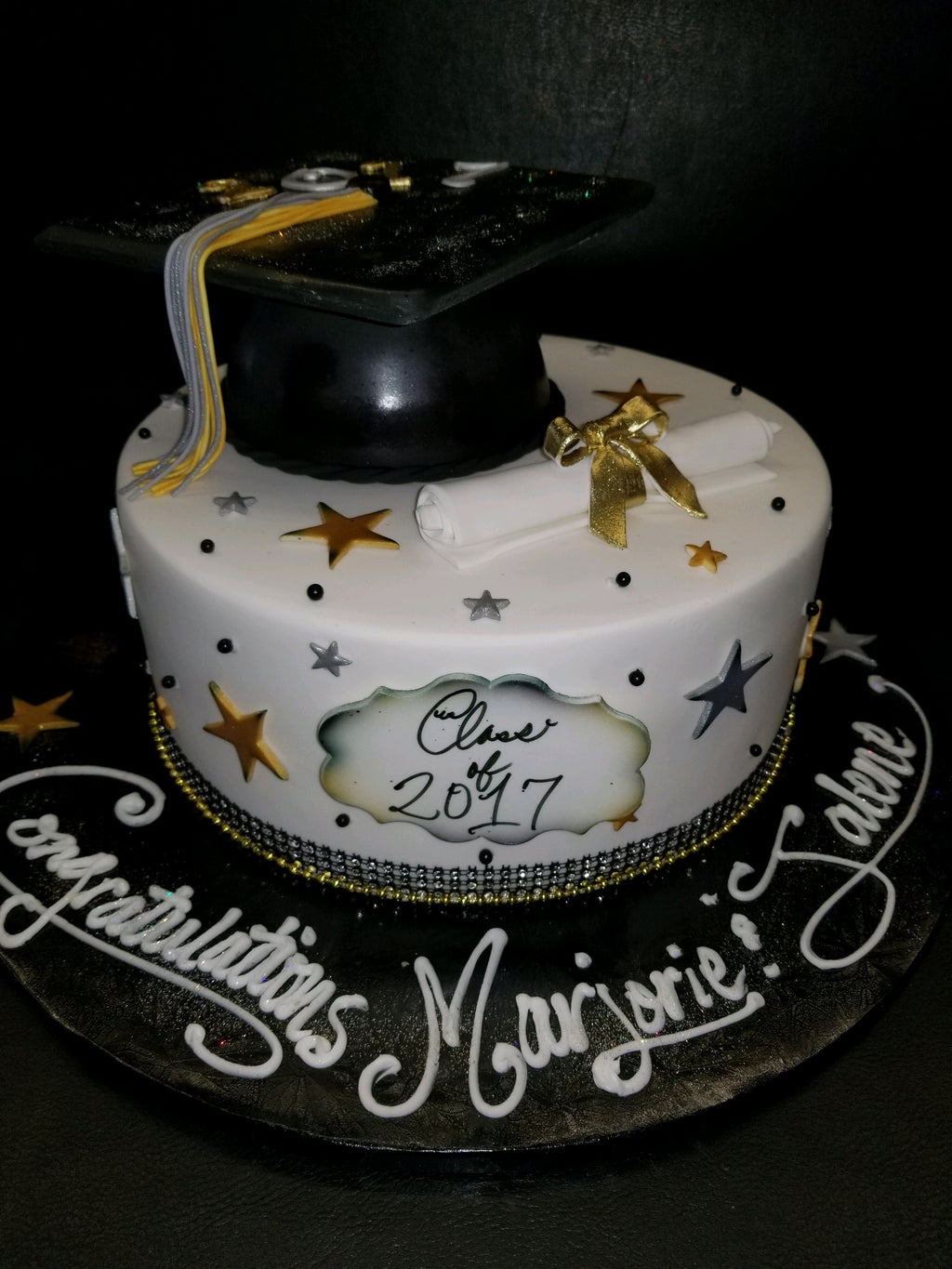 Graduation cake 1 tier CS0292 – Circo's Pastry Shop