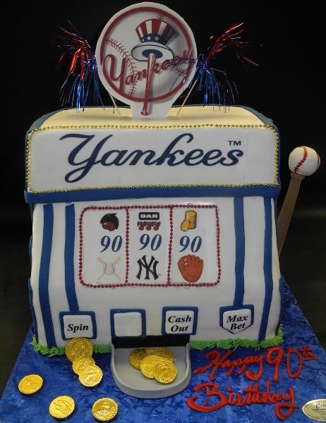 Yankee Slot Machine Fondant Cake - CS0080 – Circo's Pastry Shop