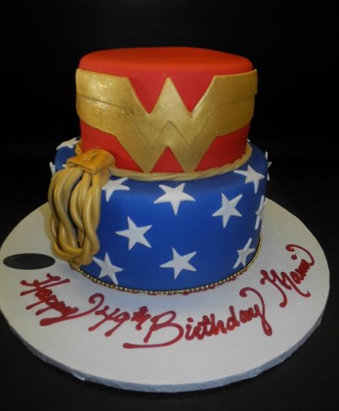 Wonder woman Fondant Cake - B0240 – Circo's Pastry Shop